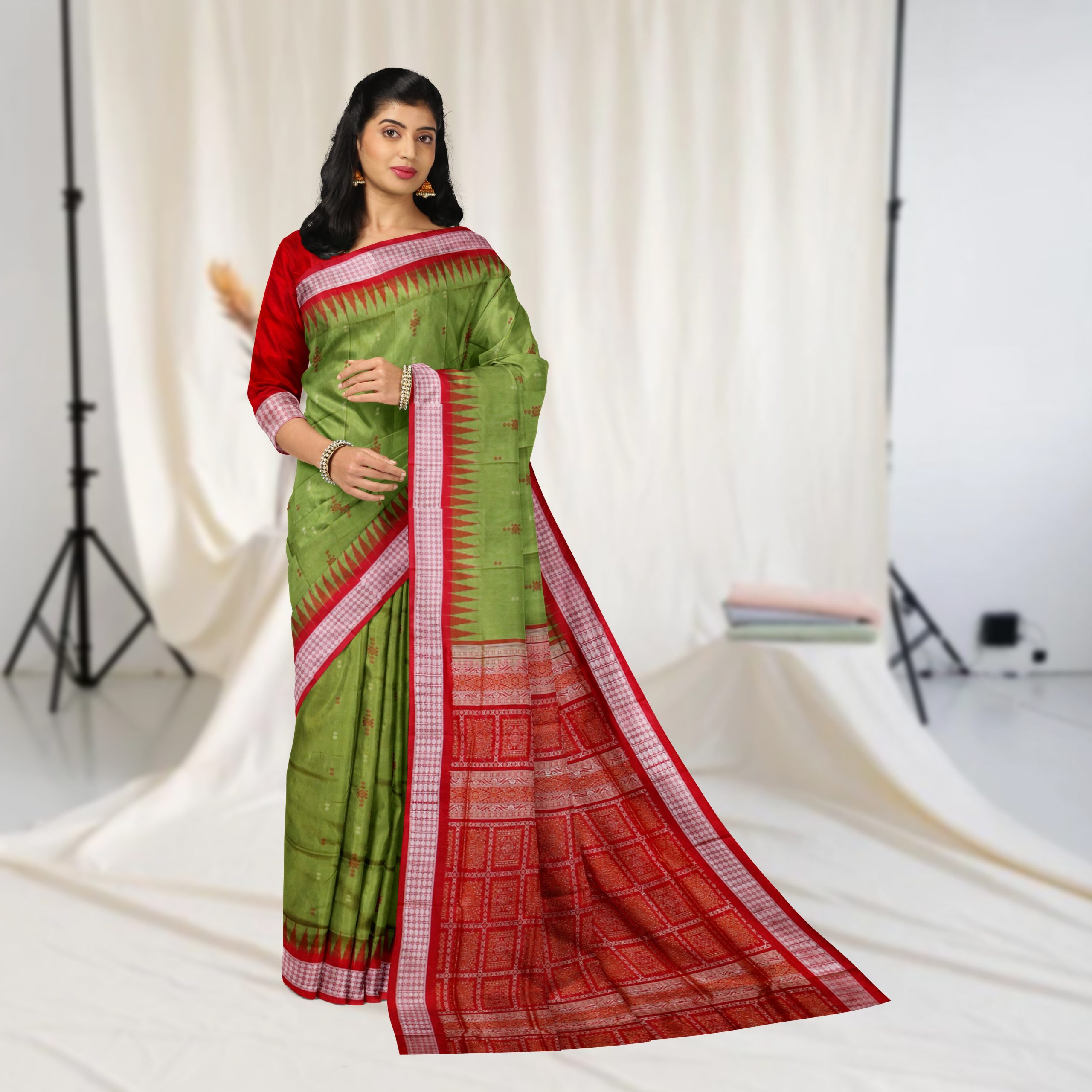 Rudraksh Temple border Bomkai silk saree - Utkalika Odisha